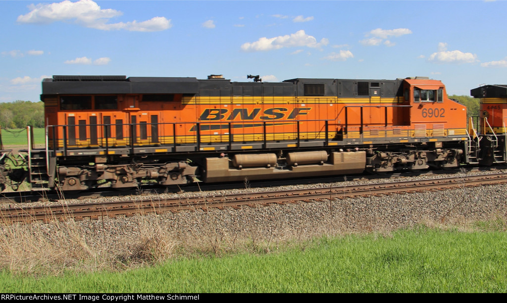 BNSF 6902